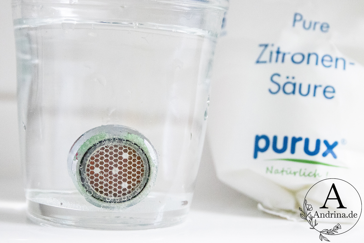 Zitronensäure gegen Kalk & Wasserflecken: Alleskönner für Bad & Küche